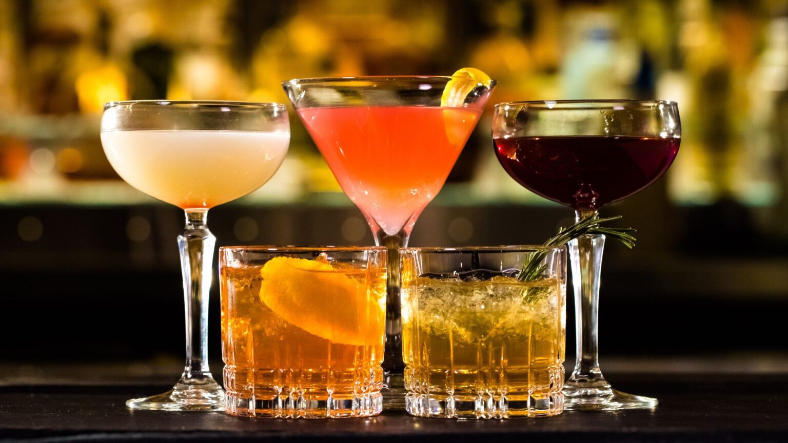 How to Happy Hour in St Louis: Delightful Dish and Drink Specials