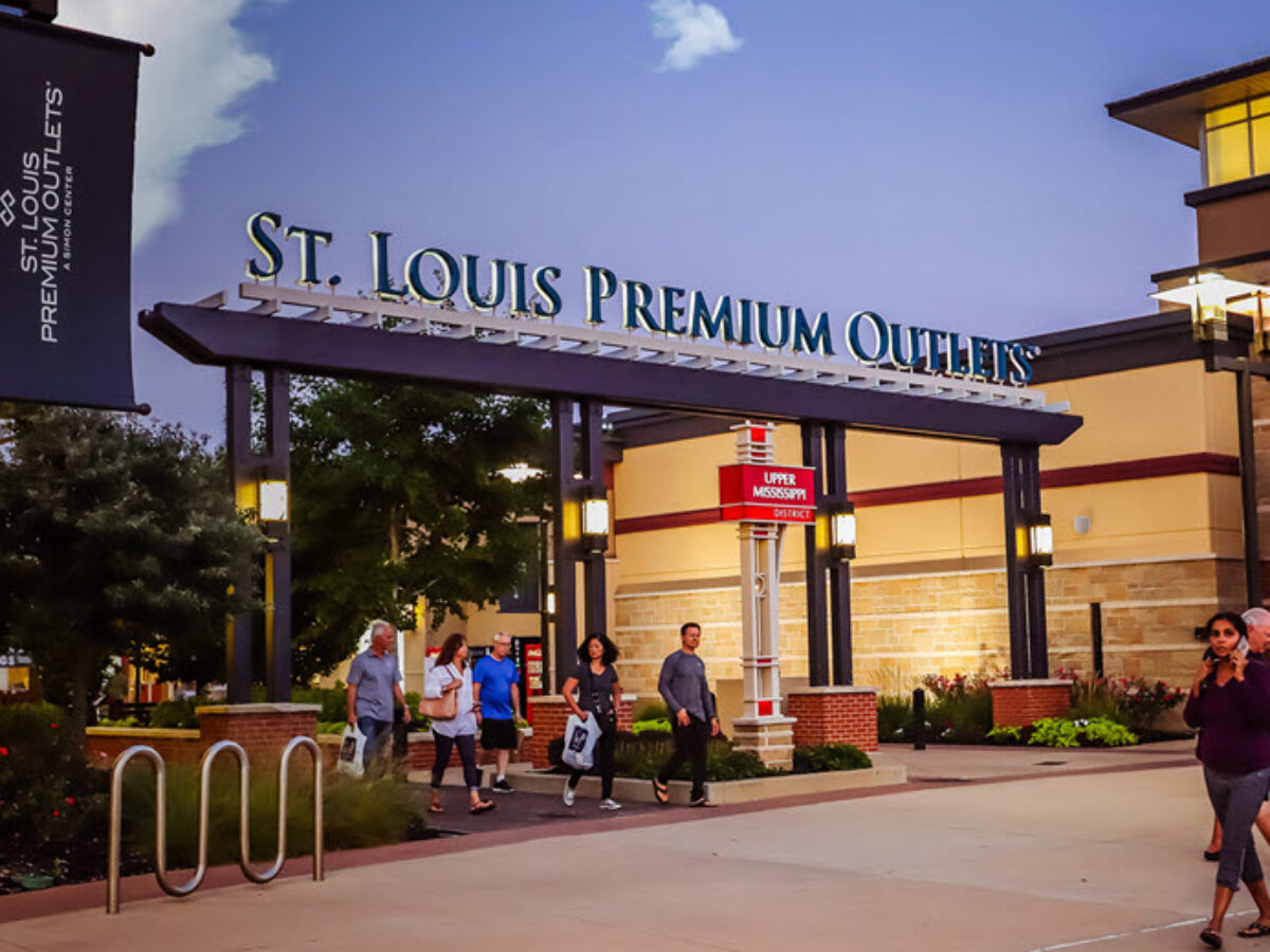 Simon Premium Outlets Logo Simon Malls, 4976 Premium Outlets Way,